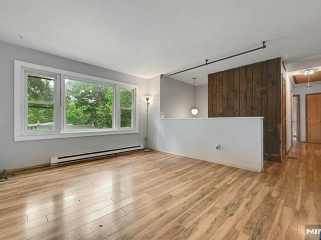 Essex Rd, Sussex, Home For Sale