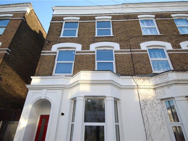 Essex Road, Acton W3, Studio to rent, £1,450 pcm | PrimeLocation