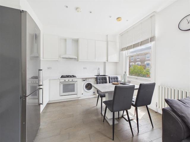 Essex Road, Acton W3, 2 bed flat to rent, £2,000 pcm | PrimeLocation
