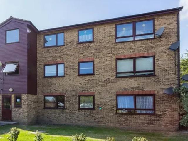 Essex Road, Goodmayes, London, RM6 4JA, United Kingdom | 2 bed apartment for rent #115021021 | Rentberry
