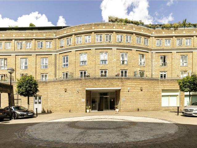 Essex Road, London, N1 1 bed apartment to rent £2,900 pcm £669 pw