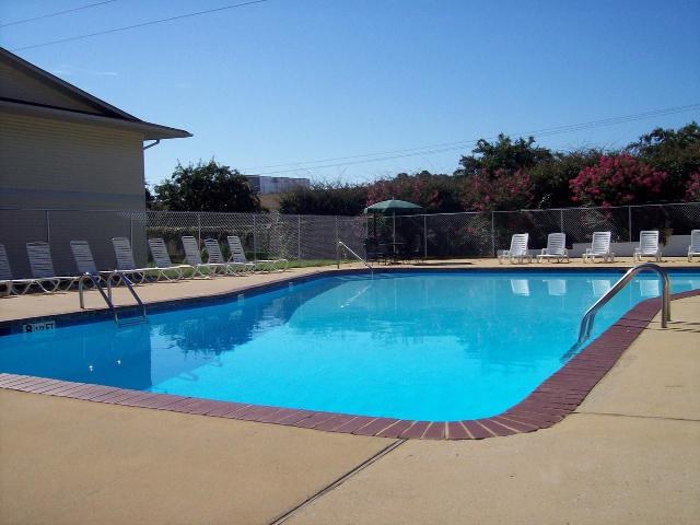 Essex Square Apartments 1 Bedroom Apartment for Rent at 3550 Watermelon Rd, Northport, AL 35473
