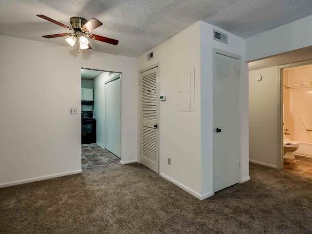 Essex Square Apartments 2 Bedroom Apartment for Rent at 3550 Watermelon Rd, Northport, AL 35473