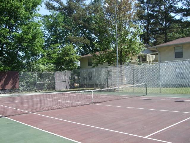 Essex Square Apartments 2 Bedroom Apartment for Rent at 3550 Watermelon Rd, Northport, AL 35473