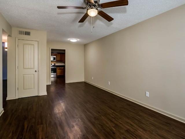 Essex Square Apartments 2 Bedroom Apartment for Rent at 3550 Watermelon Rd, Northport, AL 35473