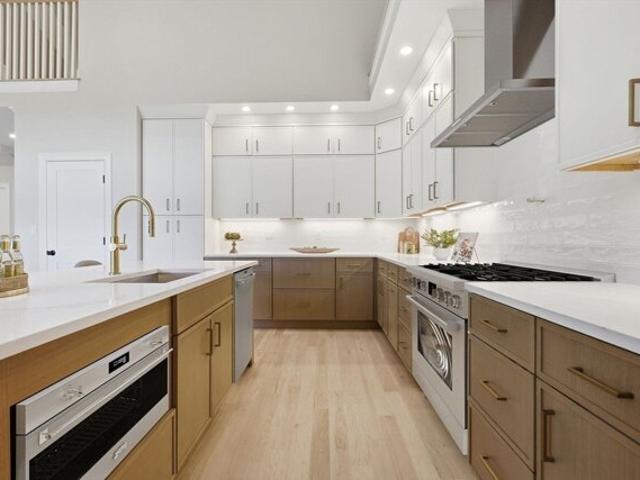 Essex St Unit,middleton, Condo For Sale