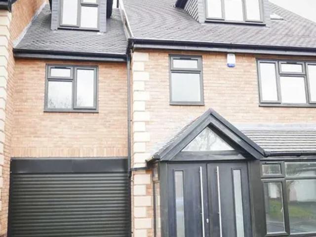Esso, Walsall Street, Wednesbury, WS10 9HA, United Kingdom | 7 bed house for rent #167713535 | Rentberry