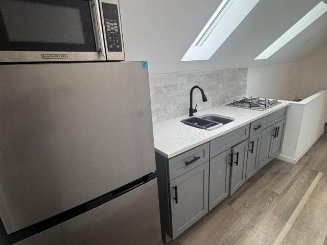 Estudio amueblado $1,000