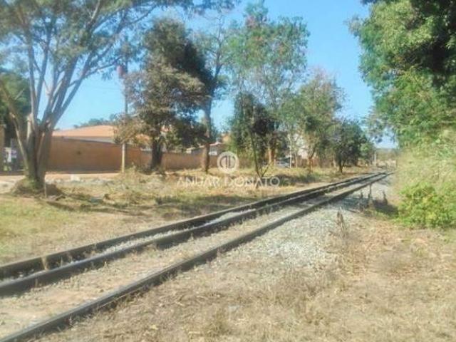 Estação Lote / Terreno à venda na Anuar Donato