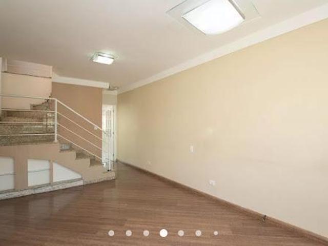 Esta casa é uma excelente oportunidade para quem busca conforto e espaço. Com 198 metros quadrados d