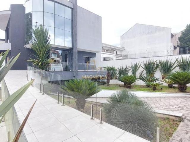 Esta casa é simplesmente magnífica, oferecendo 751