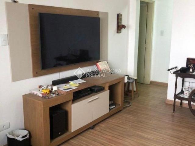 Esta cobertura está localizada no Bairro Osvaldo Cruz, oferecendo 112,28 metros quadrados de área út