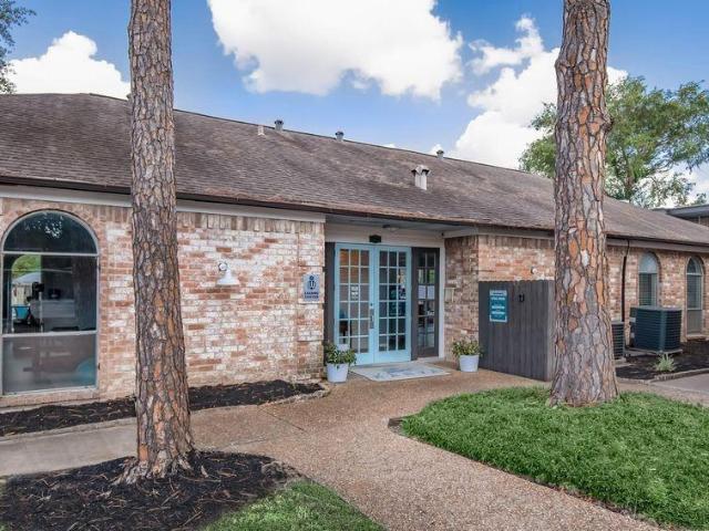 Establishment 1 Bedroom Apartment for Rent at 2235 Winrock Boulevard, Houston, TX 77057 Great Uptown