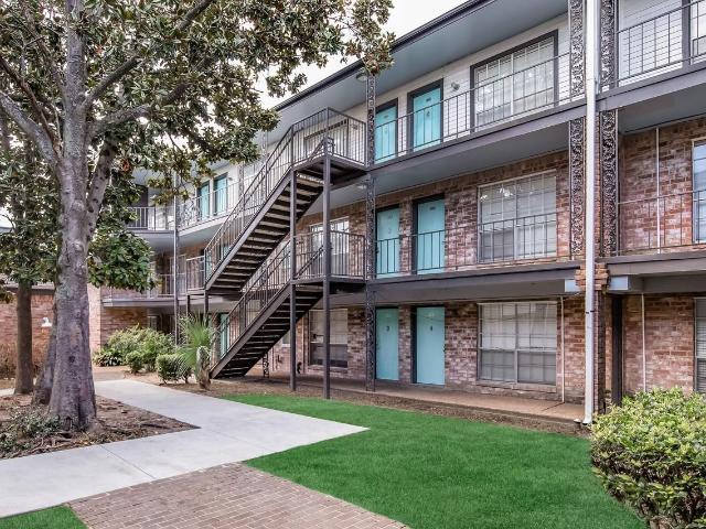 Establishment 3 Bedroom Apartment for Rent at 2235 Winrock Boulevard, Houston, TX 77057 Great Uptown