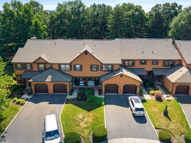 Estate Rd, Hillsborough Twp, Condo For Sale