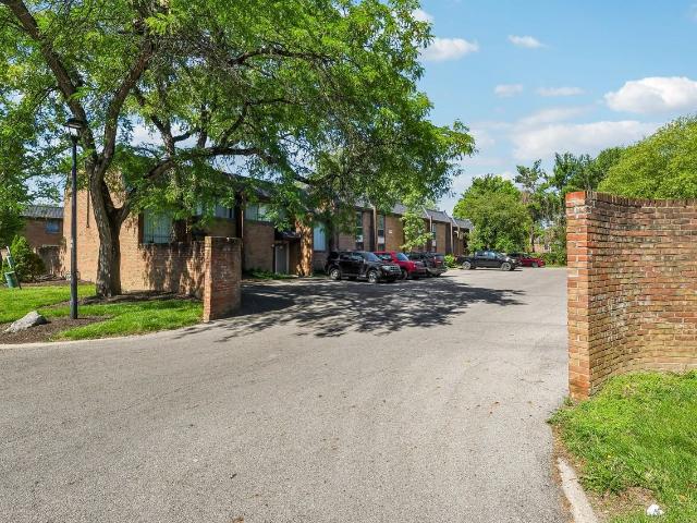 ESTATES ON MAIN 2 Bedroom Apartment for Rent at 5312 Gatehouse Dr, Columbus, OH 43213