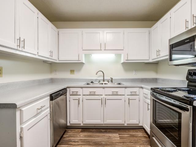 Estates at Bellwood Apartment Homes 2 Bedroom Apartment for Rent at 7 Southpointe Dr, Greenville, SC 29607