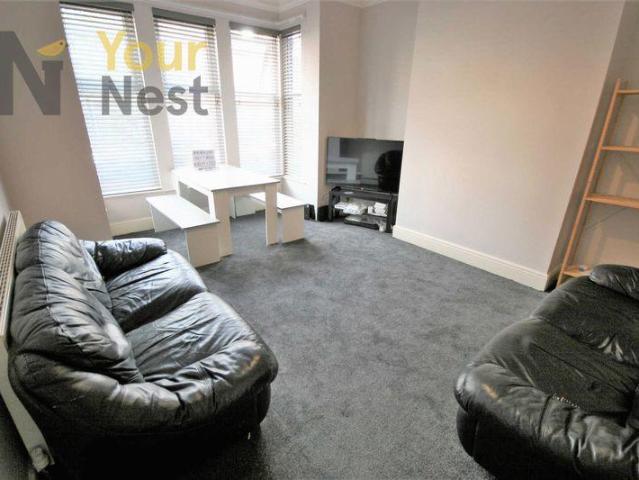 Estcourt Terrace, Headingley, LS6 3EX 6 bed terraced house to rent £2,114 pcm £488 pw