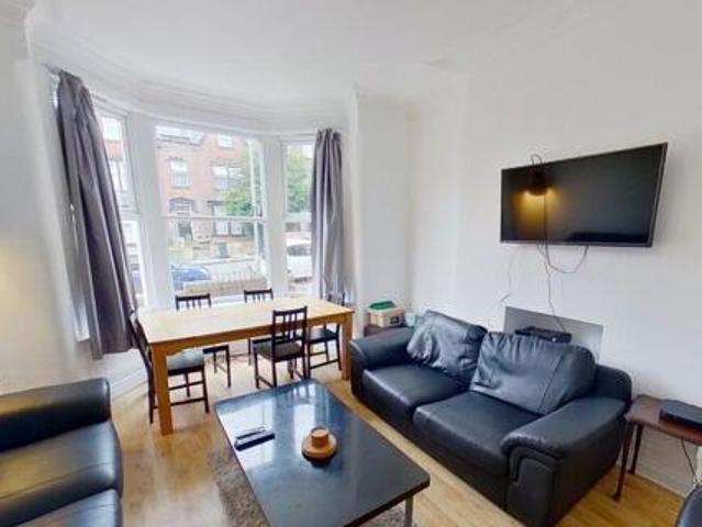 Estcourt Avenue, Headingley, 8 Bedroom Semi detached