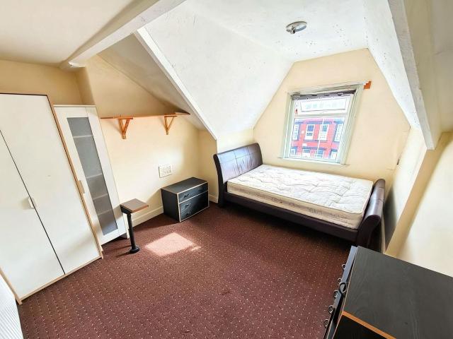 Estcourt Avenue, Headingley, Leeds LS6, Room to rent, £500 pcm | PrimeLocation