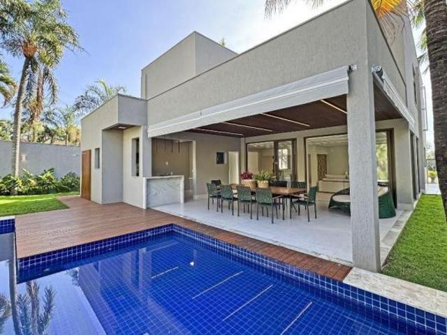 Sobrado à venda — Residencial Alphaville Goiás | 5 Quartos, 5 Suítes | 656m²