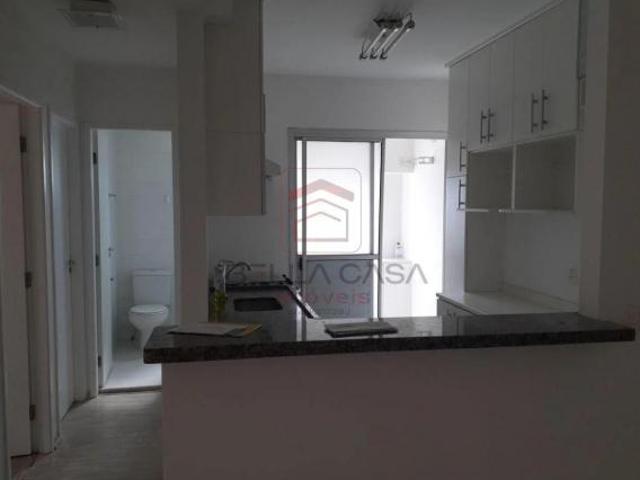 Este encantador apartamento de 50 m² o lado do Metrô