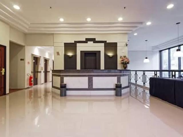 Este hotel 3 estrelas possui piscina interna e fica perto de Avenida Engenheiro Luís Carlos Berrini