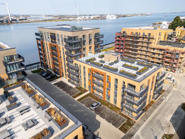 Estella Heights, 10 Henley Approach, Northfleet, Gravesend, Kent DA11, 2 bed flat to rent, £1,675 pcm | PrimeLocation