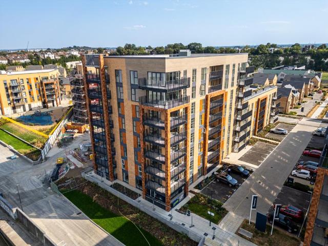 Estella Heights, 10 Henley Approach. 2 bed apartment to rent £1,675 pcm £387 pw