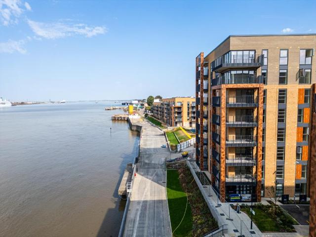Estella Heights, 10 Henley Approach. 2 bed apartment to rent £1,675 pcm £387 pw