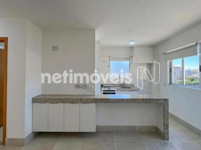 Estiloso loft em excelente localização no Gutierrez