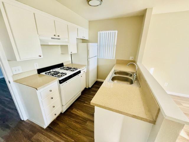 Estrella Gardens 1 Bedroom Apartment for Rent at 4044 Estrella Ave, San Diego, CA 92105 Colina Del Sol