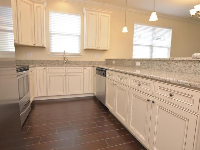 EPIN2437 2471 3 Bedroom Apartment for Rent at 2449 E Pine St, Orlando, FL 32803 East Central Park