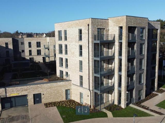 Epping Gate, Loughton IG10 1 bed apartment to rent £1,850 pcm £427 pw