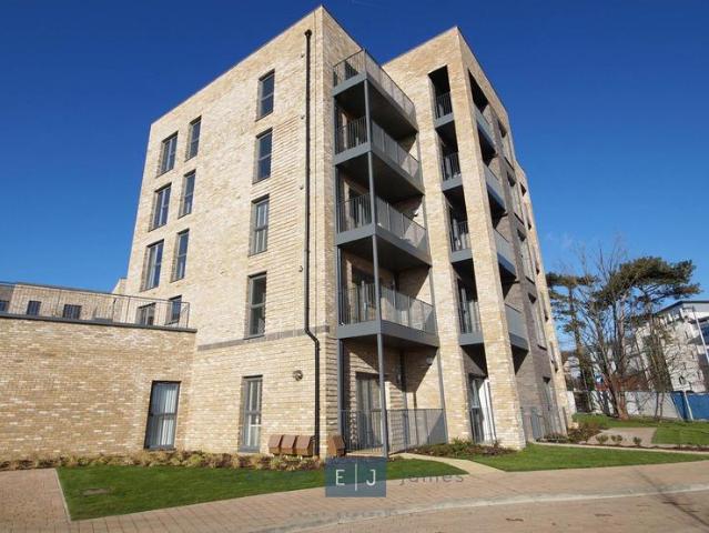 Epping Gate, Loughton IG10 2 bed apartment to rent £2,250 pcm £519 pw