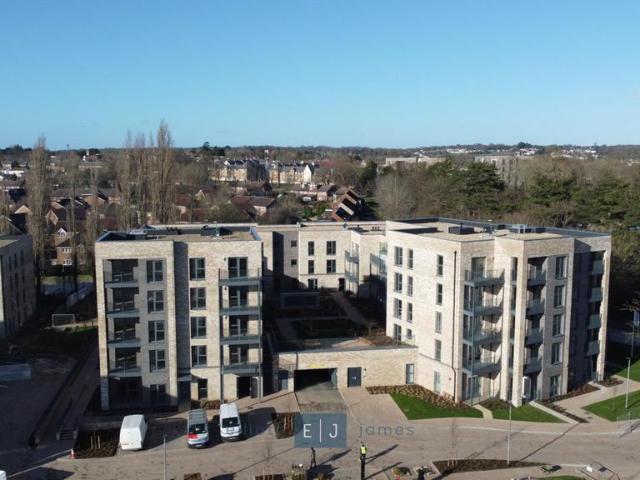 Epping Gate, Loughton IG10 2 bed apartment to rent £2,375 pcm £548 pw