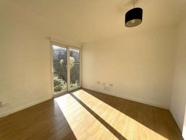 Epsom Walk, Corby, NN18
