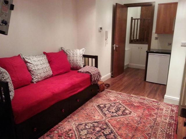Epsom Road, Croydon CR0, 1 bed flat to rent, £1,349 pcm | PrimeLocation
