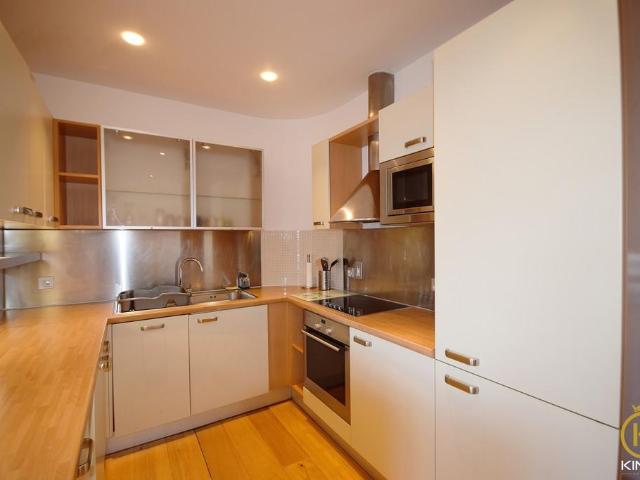 Epsom Road, Guildford 2 bed apartment to rent £2,350 pcm £542 pw