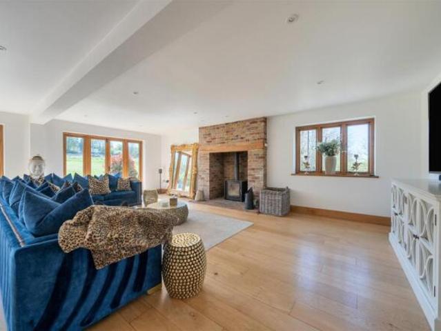 Equestrian facility for sale in mid Kent, ME15