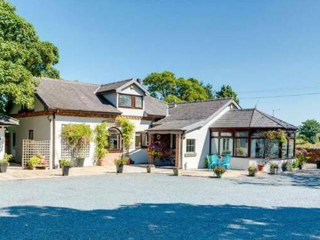 Equestrian facility for sale in Croston Drive Rufford L40