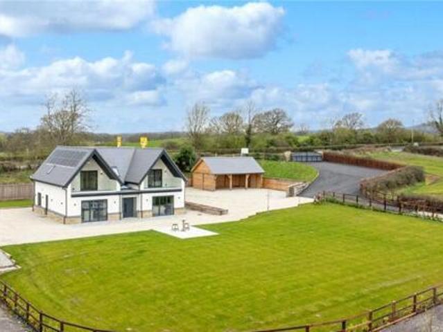 Equestrian Facility For Sale In Gloucester, Worcestershire