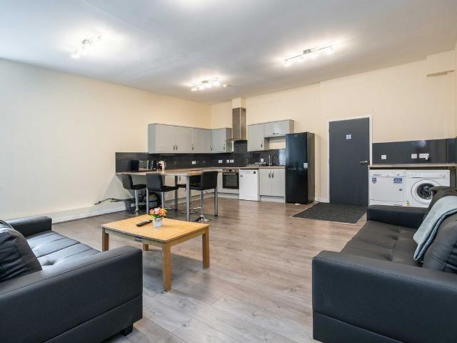 Equitable House, 5 7 South Parade NG1, 4 bed flat to rent, £1,629 pcm | PrimeLocation