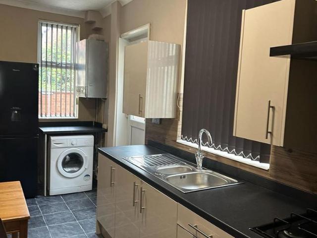 Equity Road, Leicester LE3 4 bed terraced house to rent £1,646 pcm £380 pw