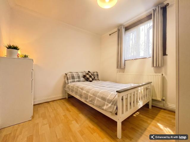 Ernald Avenue, London E6, Room to rent, £850 pcm | PrimeLocation
