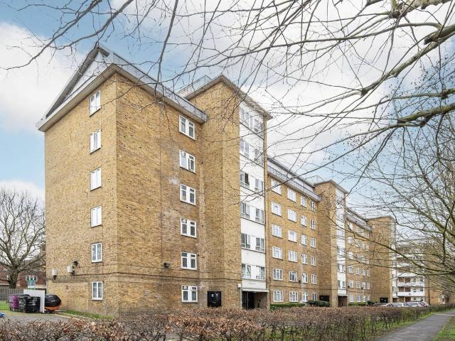 Ernest Street, Mile End, London E1, 3 bed flat to rent, £3,000 pcm | PrimeLocation