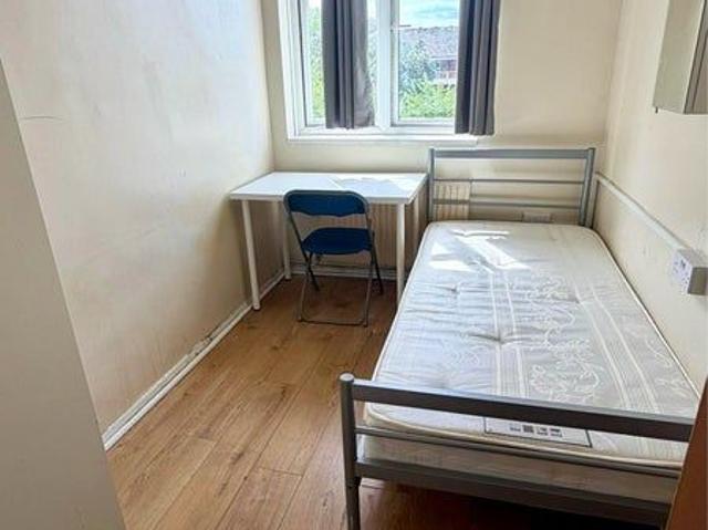Ernest Street, London E1, Room to rent, £690 pcm | PrimeLocation