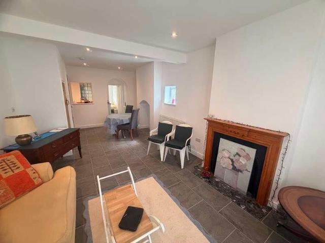 Era Street, Sale, M33