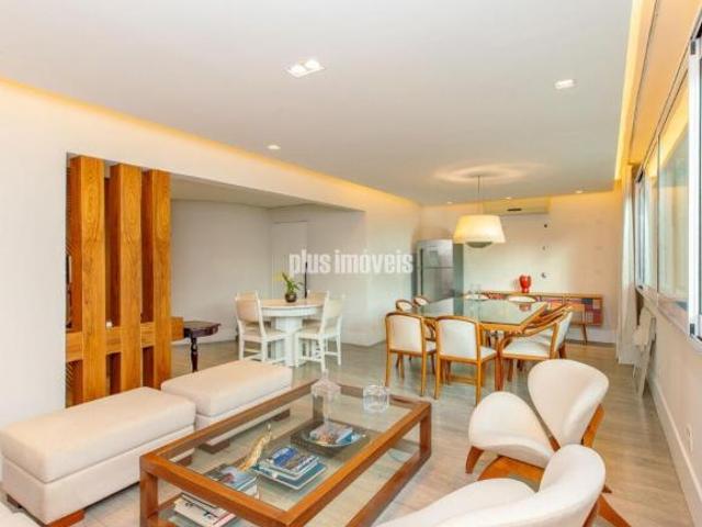 Eram 3 dosms, abriu 1. com 2 quartos, sendo 1 suíte, 126m²