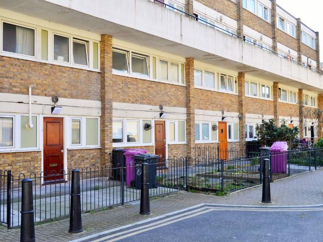 Eric Street, London E3, 3 bed flat to rent, £2,900 pcm | PrimeLocation